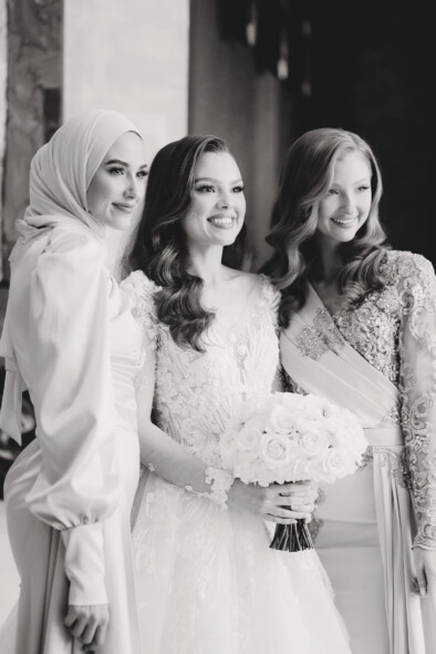 A Classic All-White Wedding at The Thompson Combined Minimal Elegance ...