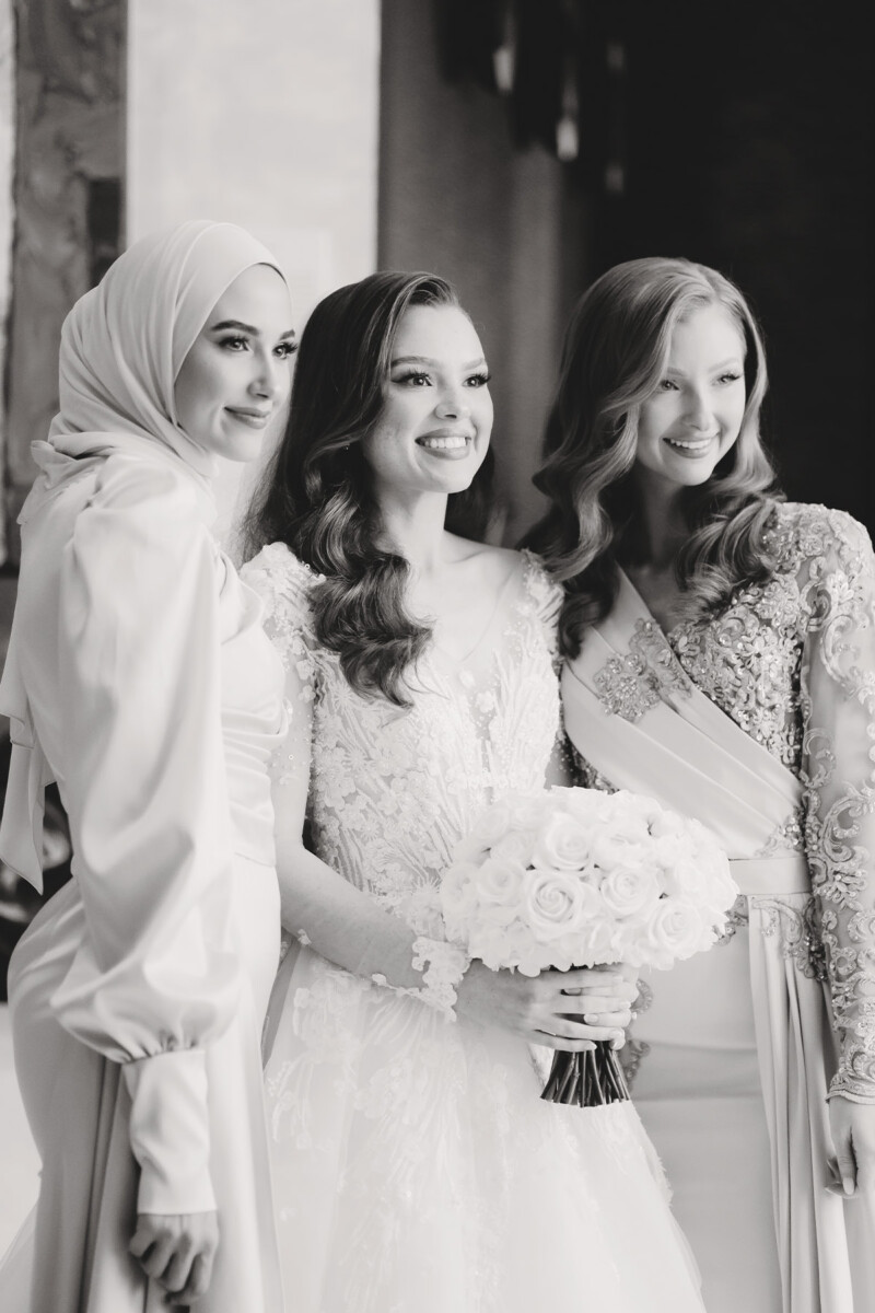 A Classic All-White Wedding at The Thompson Combined Minimal Elegance ...
