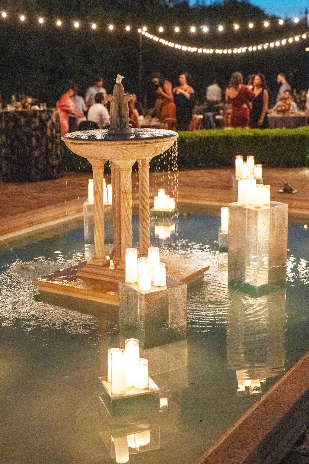 This Couple's Commodore Perry Wedding Was Full of Fall Florals and Foliage