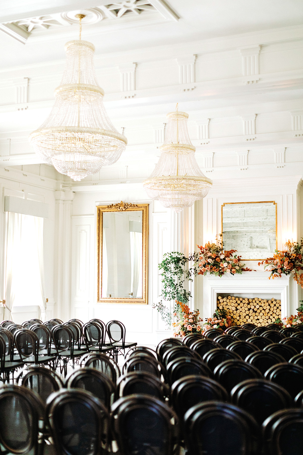 A Study In Contrast: Modern Twists on a Classic Wedding Palette