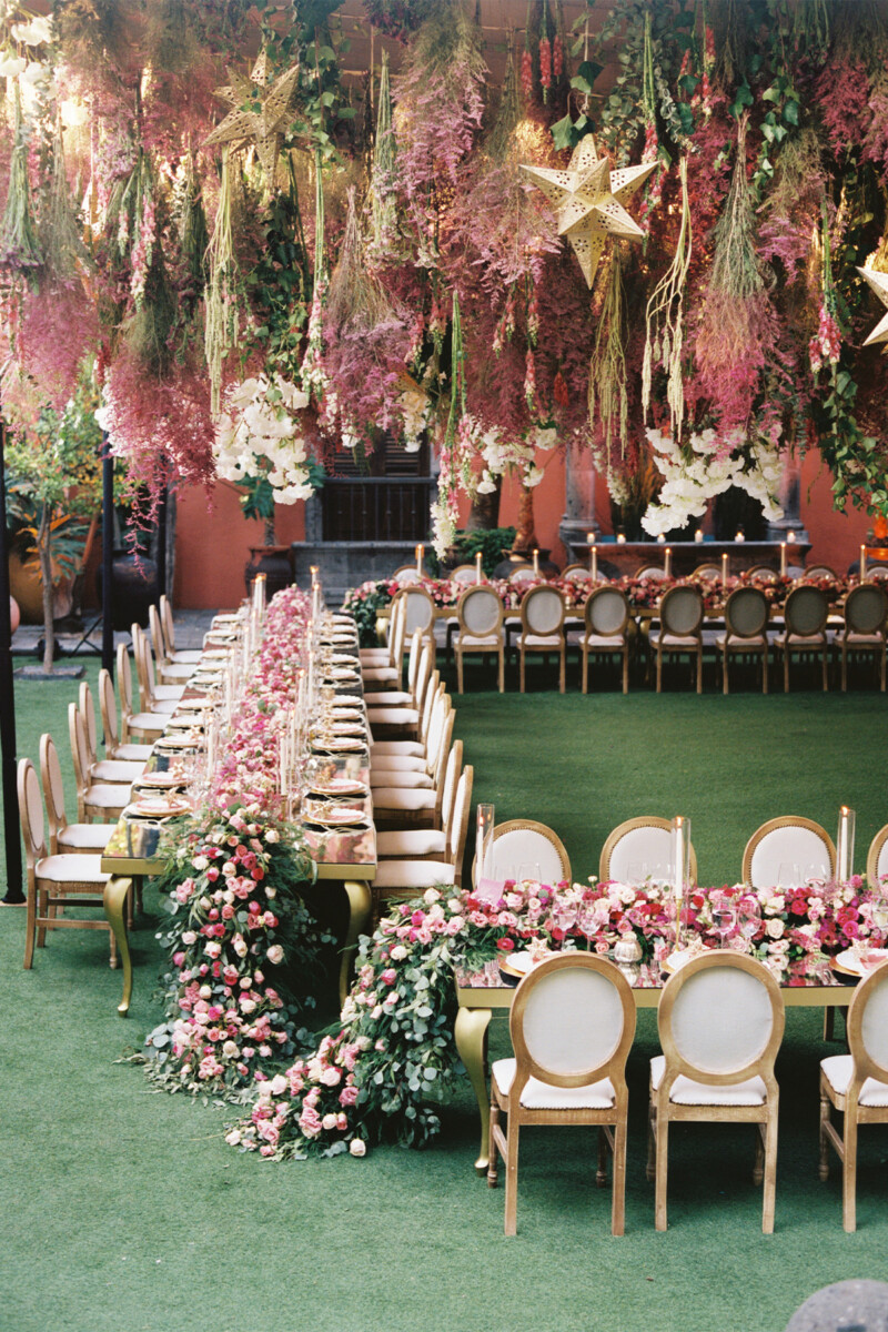 This Casa Hyder Wedding Paid Homage to the Venue's Vibrant Colors ...